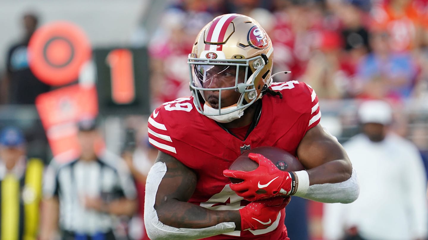 Cardinals add an unexpected running back to active roster