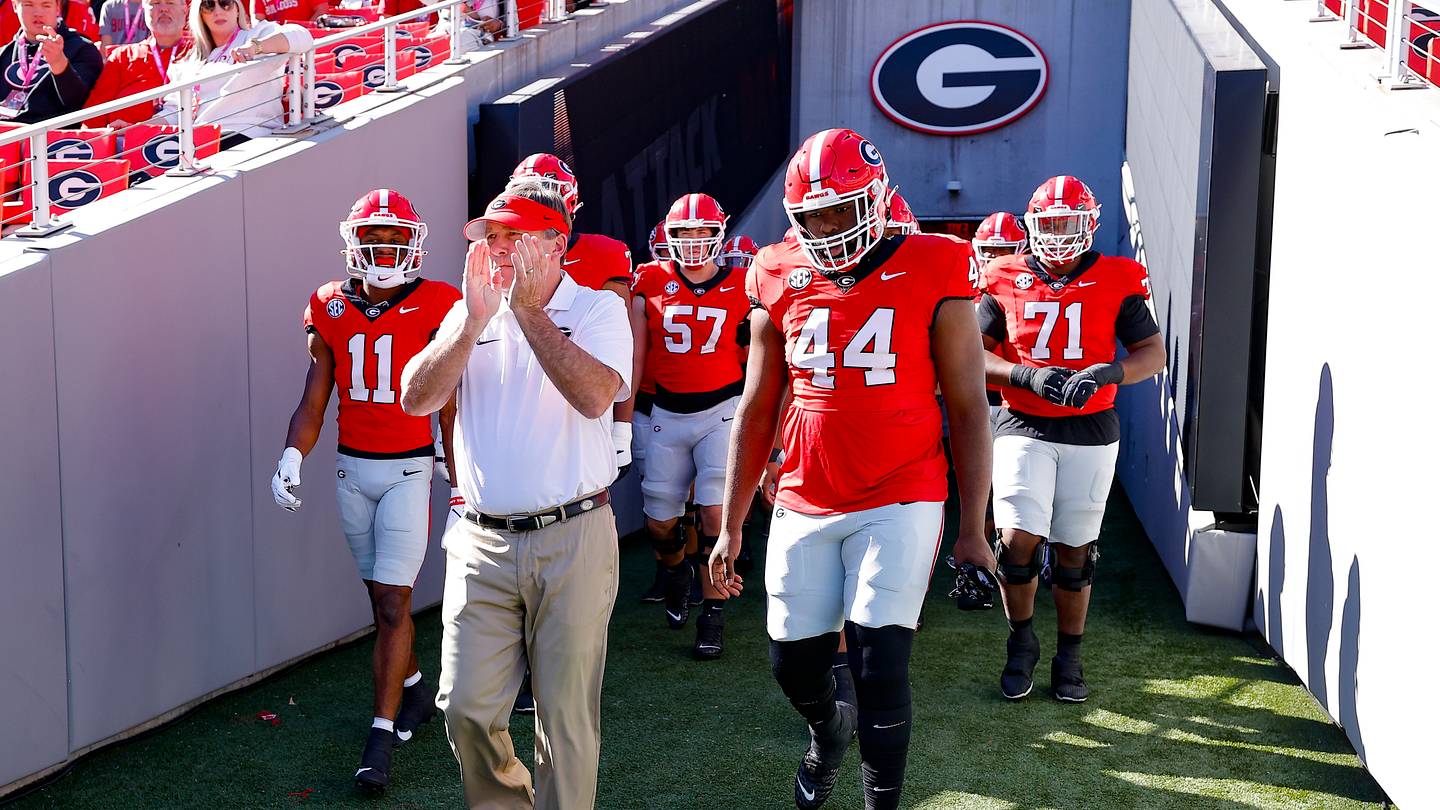 Georgia football in heated recruiting battle for 2 key recruits