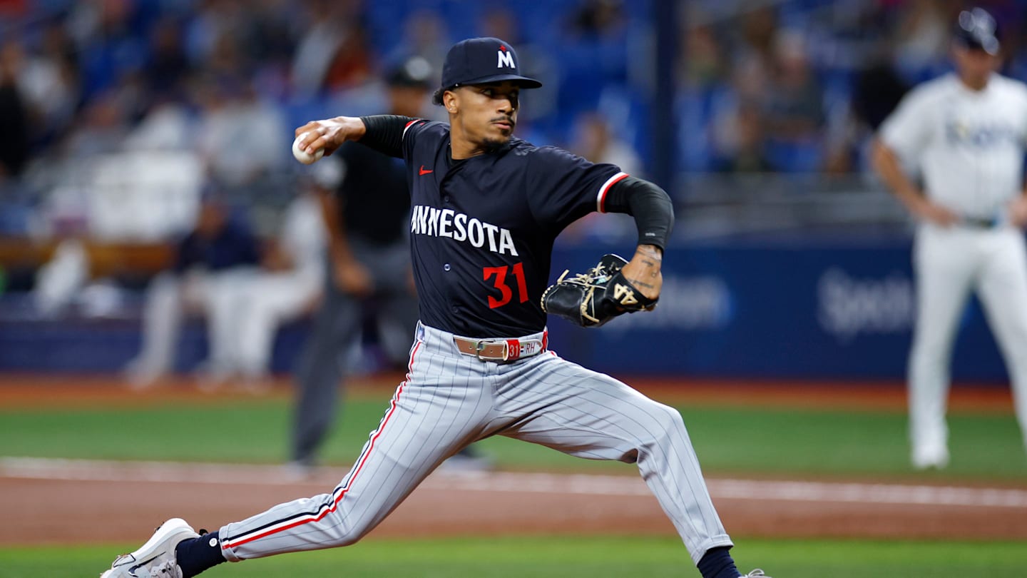Ronny Henriquez claimed off waivers by the Miami Marlins