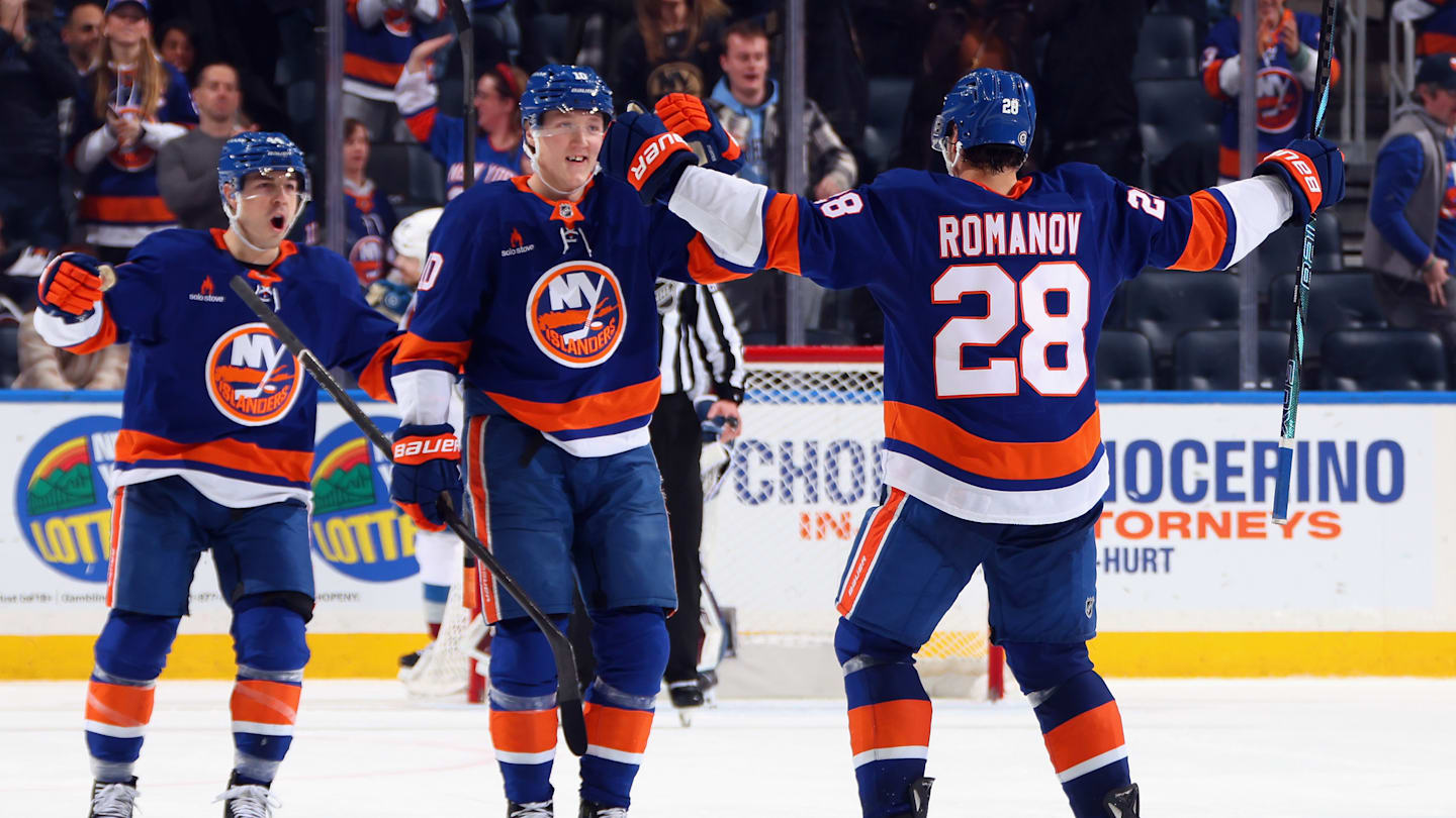 NY Islanders Dominate Third to Defeat Avalanche 5-2, Extend Winning ...