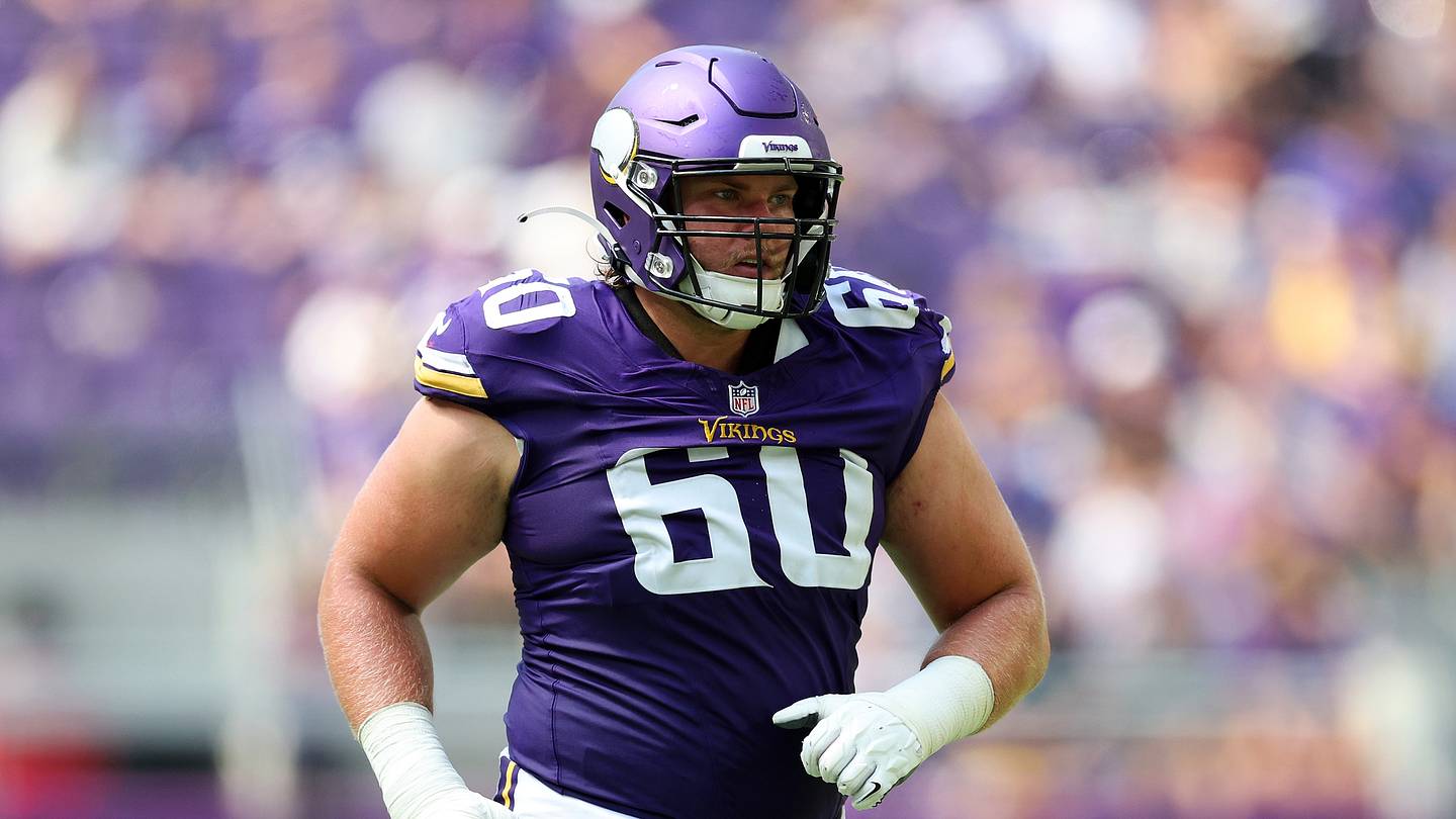 Former Wisconsin OL Joe Huber defies odds to earn place on Vikings’ 53 ...