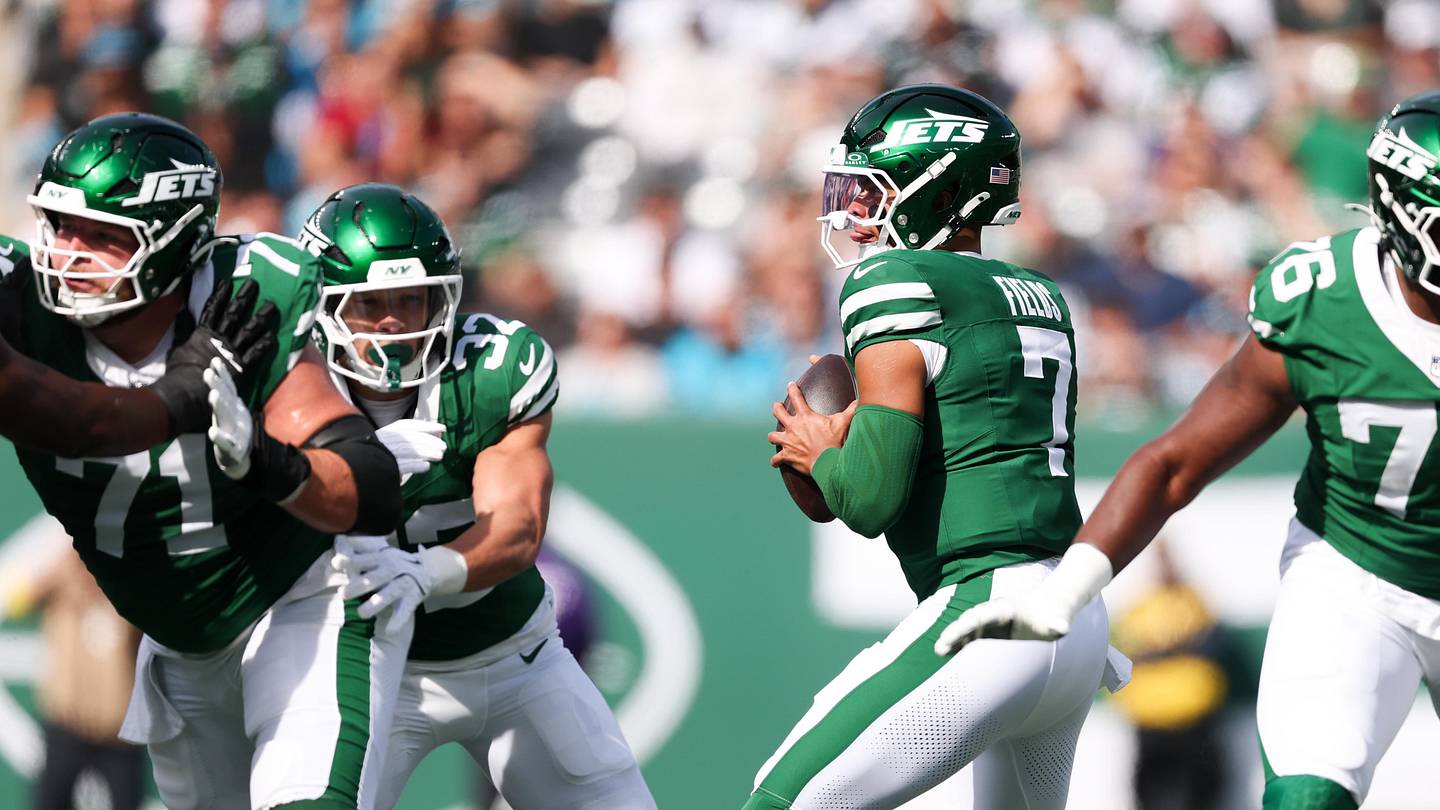 Blockbuster Jets-Raiders Trade Buzz Heating Up After Justin Fields Benching