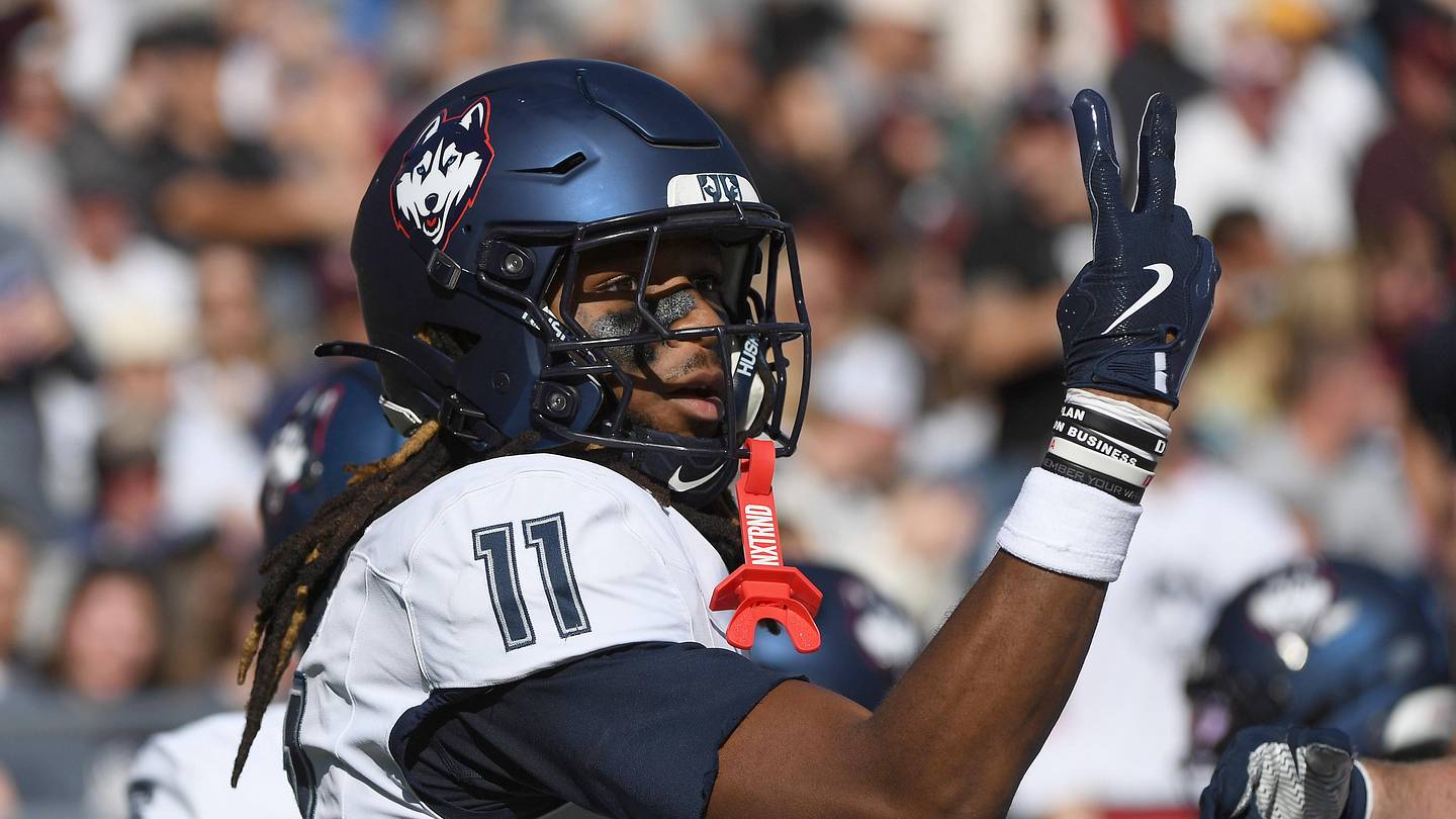 UConn TE Joins Transfer Portal After Big Season