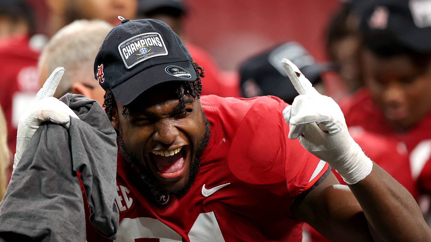 A First Round That Builds an Identity in Houston and Makes Sense