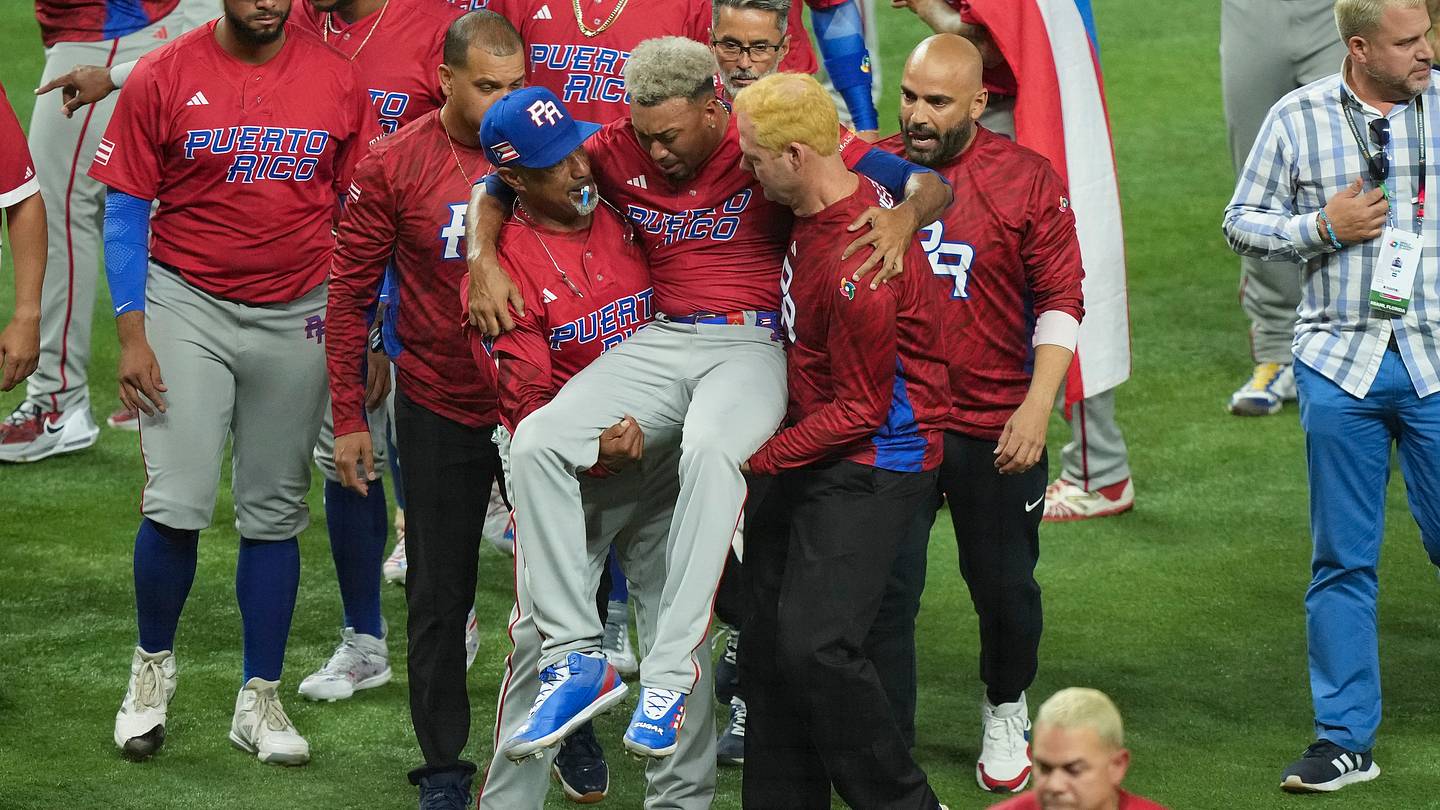 Reds pitcher Alexis Diaz in tears after injury befalls Edwin Diaz in ...