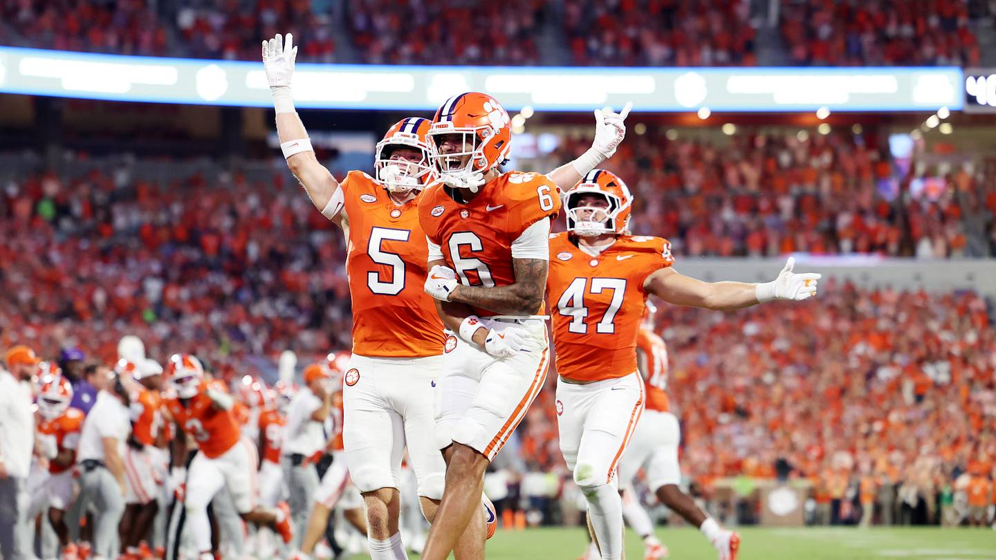 Clemson’s snap count secrets: Who earned more playing time after LSU Loss?
