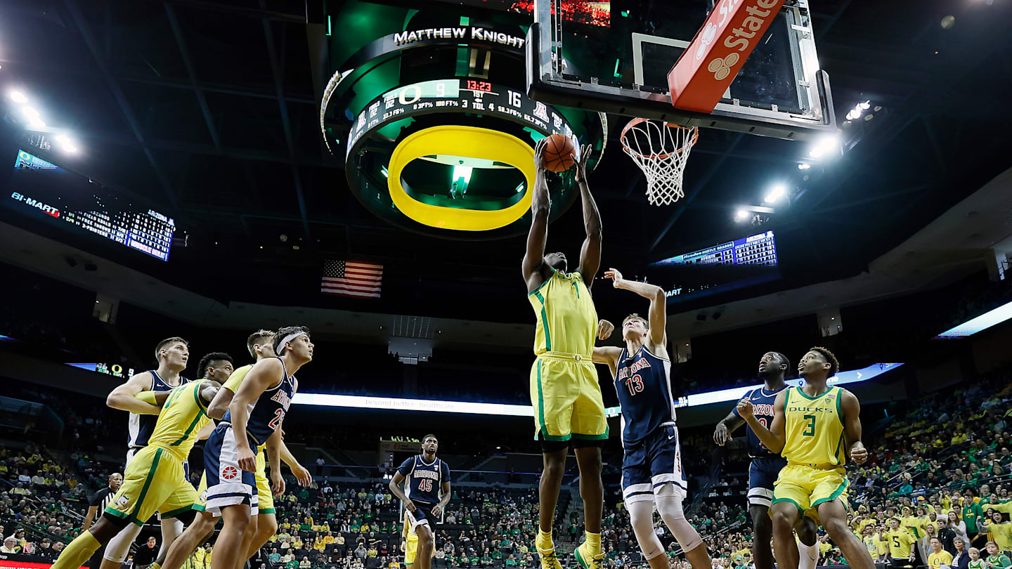 Arizona post players have big task versus Oregon center Nathan Bittle