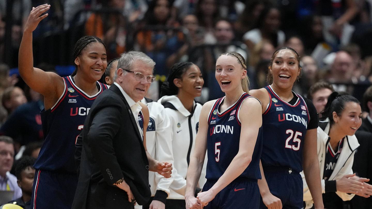Geno Auriemma Admits 'Humbled' Feeling of Dominant UConn Final Four Win