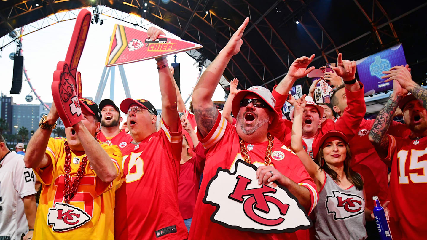 Chiefs Rumor Projects Big Draft Night Trade