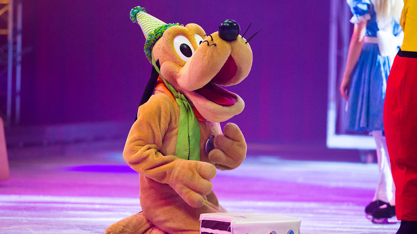 What type of dog is Disney’s Pluto?
