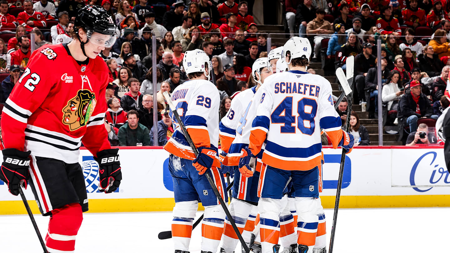 Losing remains a constant as young Blackhawks take a step forward in ...