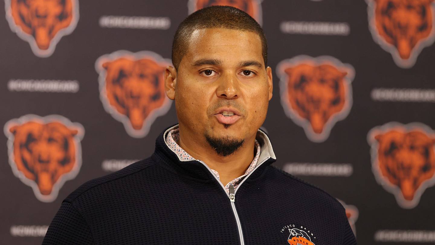 Bears finally find franchise left tackle in latest 3-round mock draft