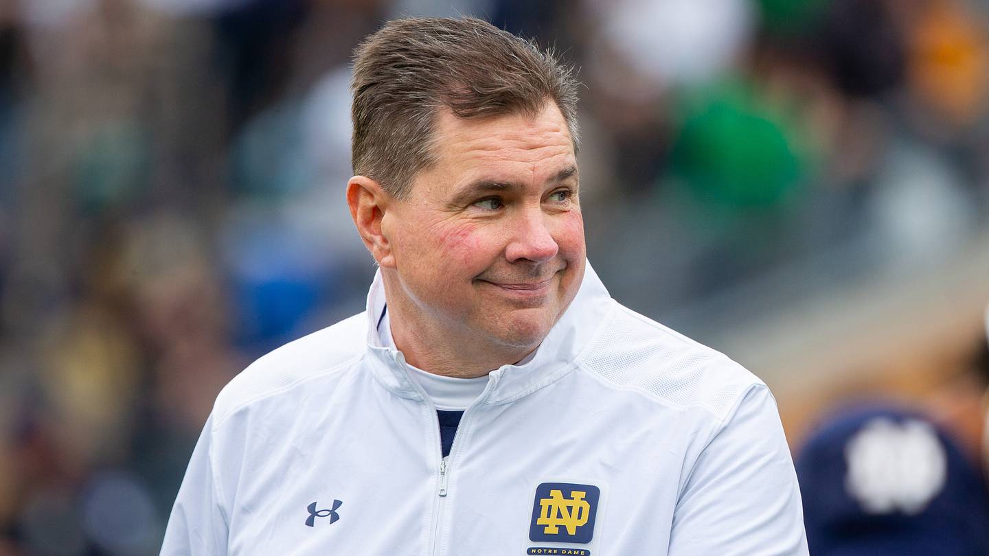 Al Golden uses last Notre Dame spotlight for hilarious parting shot at ...