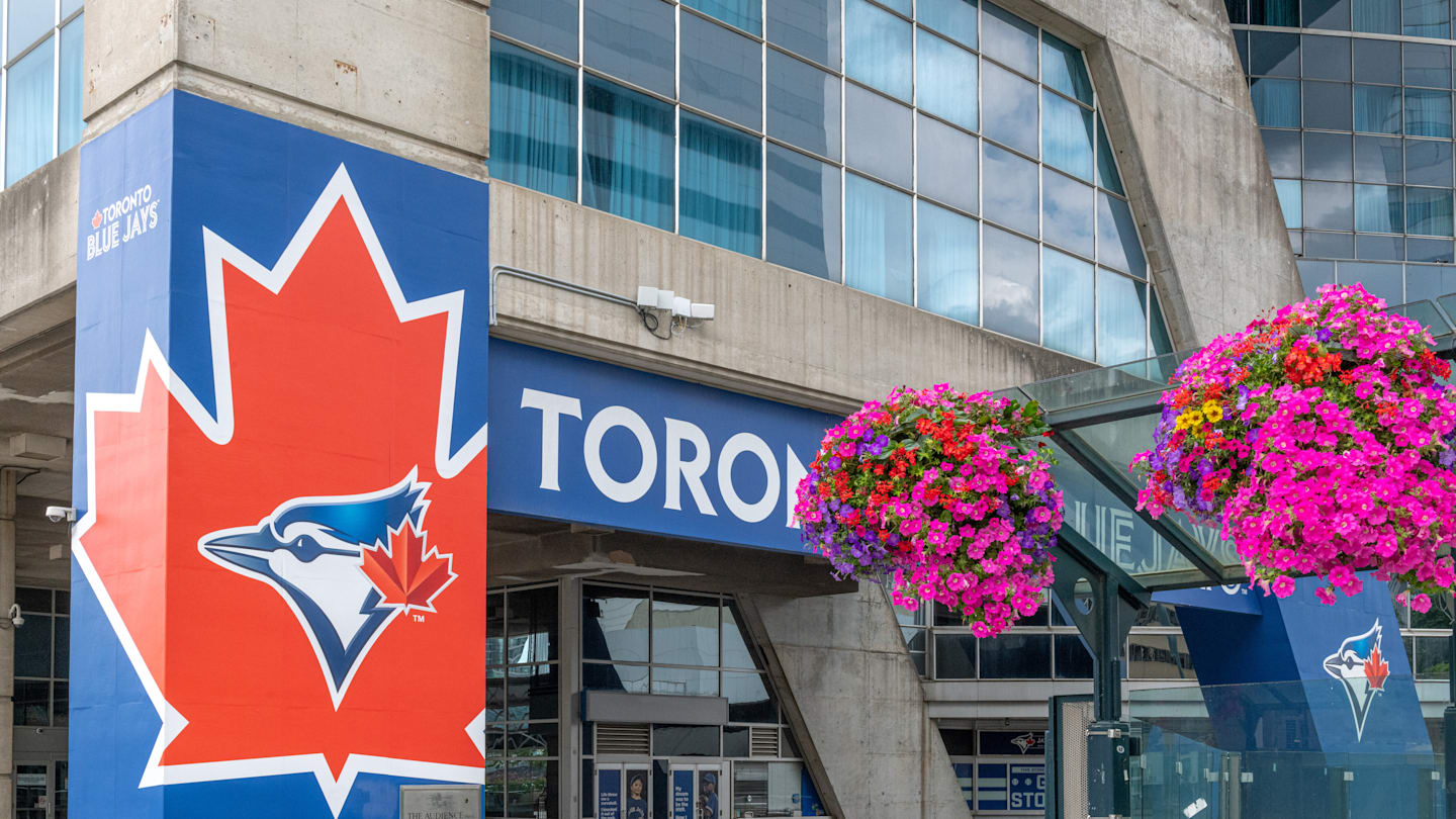 Blue Jays sign top international prospect Enmanuel Bonilla, amongst others