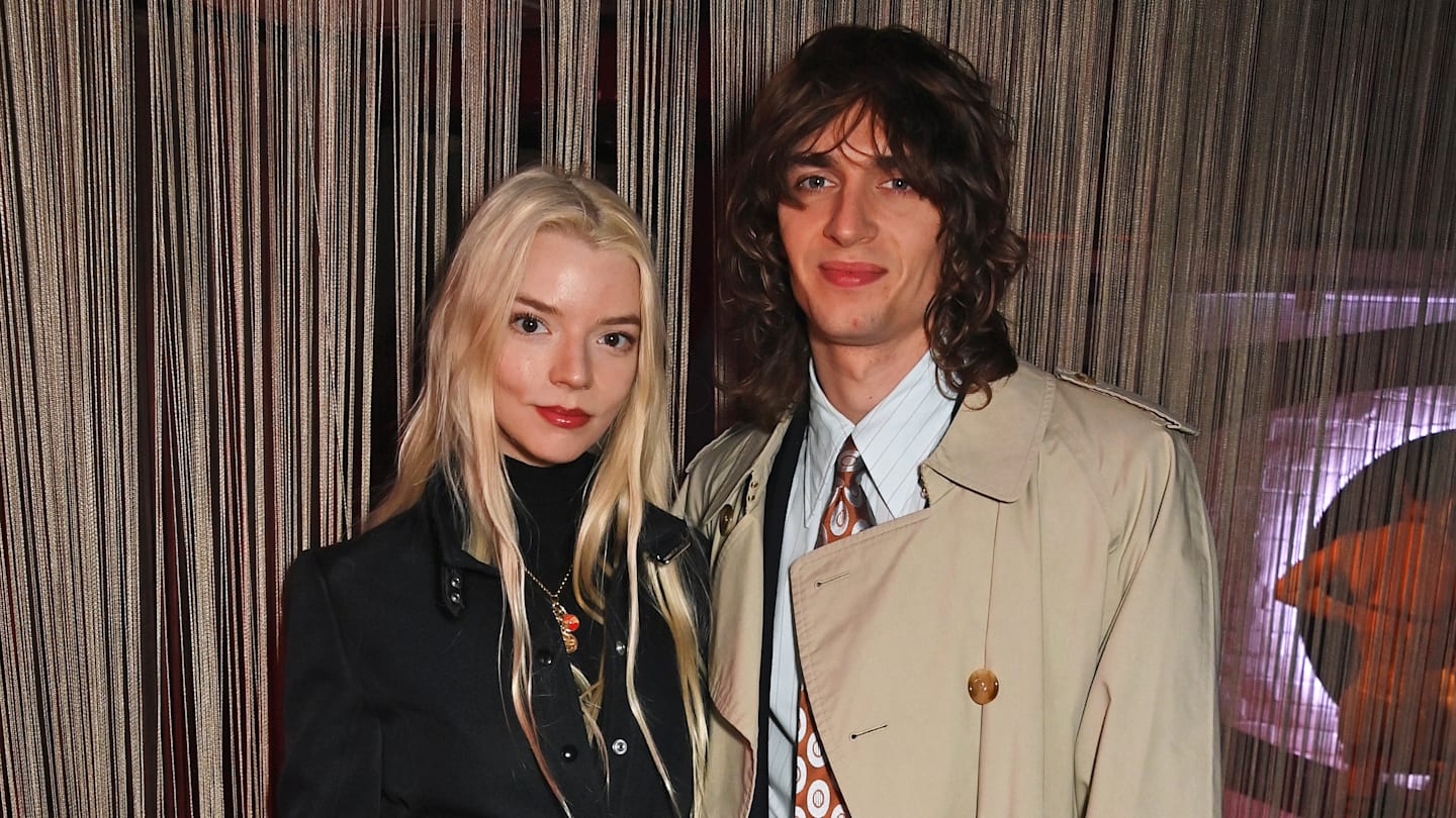 Anya Taylor-Joy actually had anatomically correct heart shaped cakes at ...