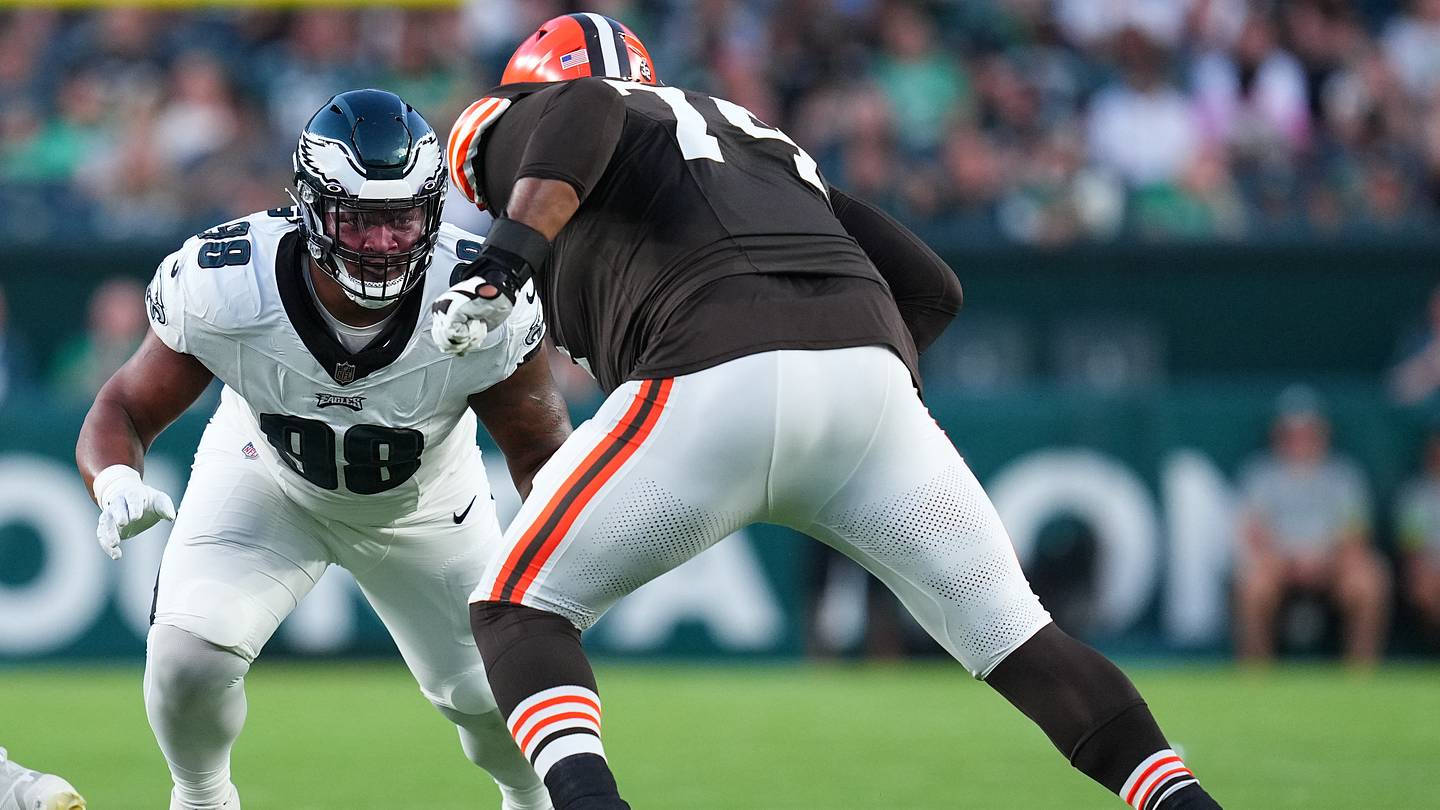 Cleveland Browns (finally) giving Dawand Jones reps at left tackle