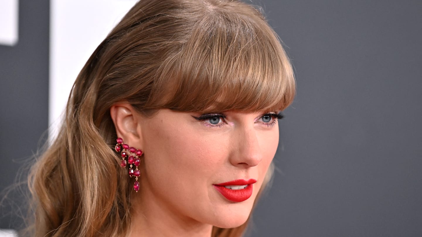 Taylor Swift sends heartfelt thank you to her top Spotify listeners