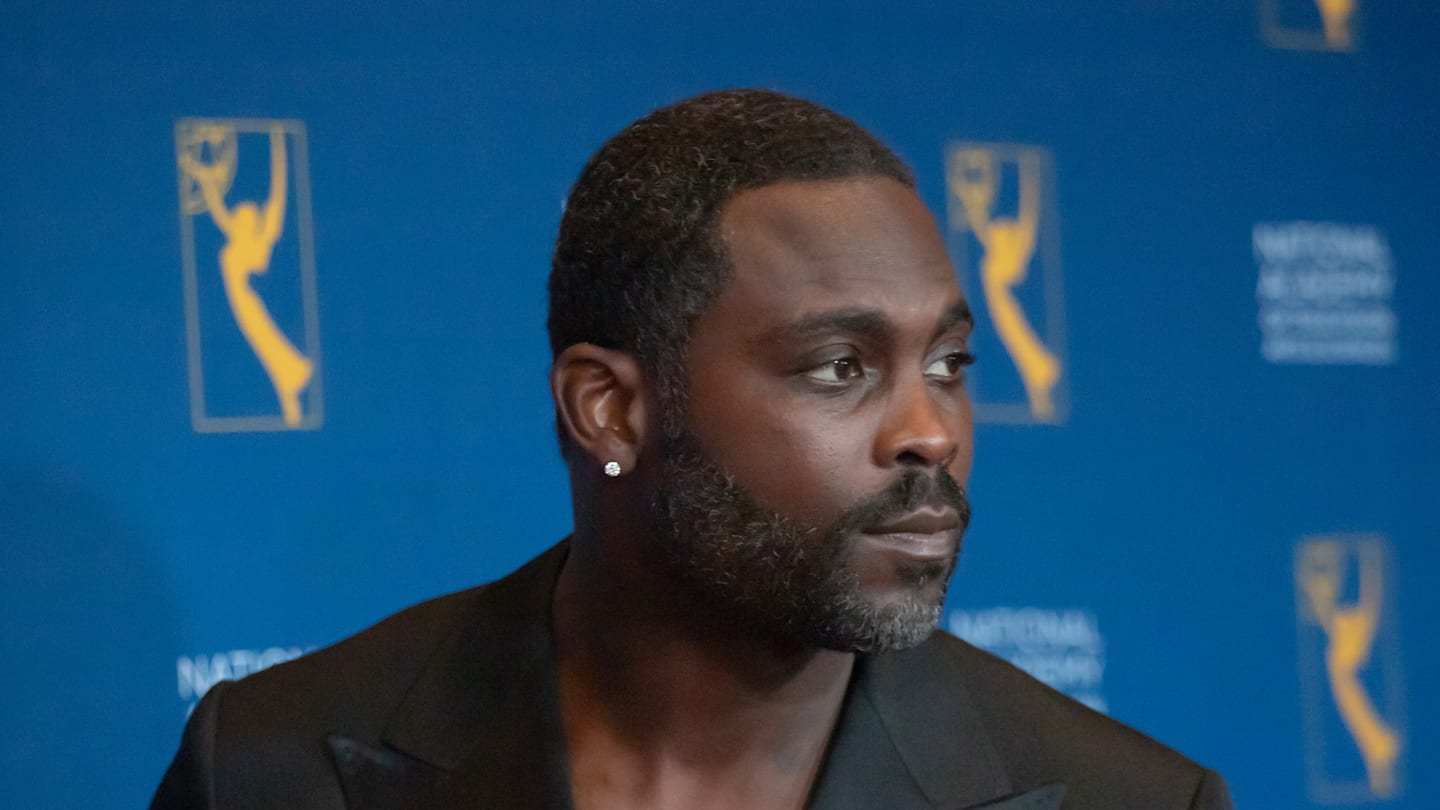 How did Madden 04 win Game of the Year in 2003? Michael Vick, baby!