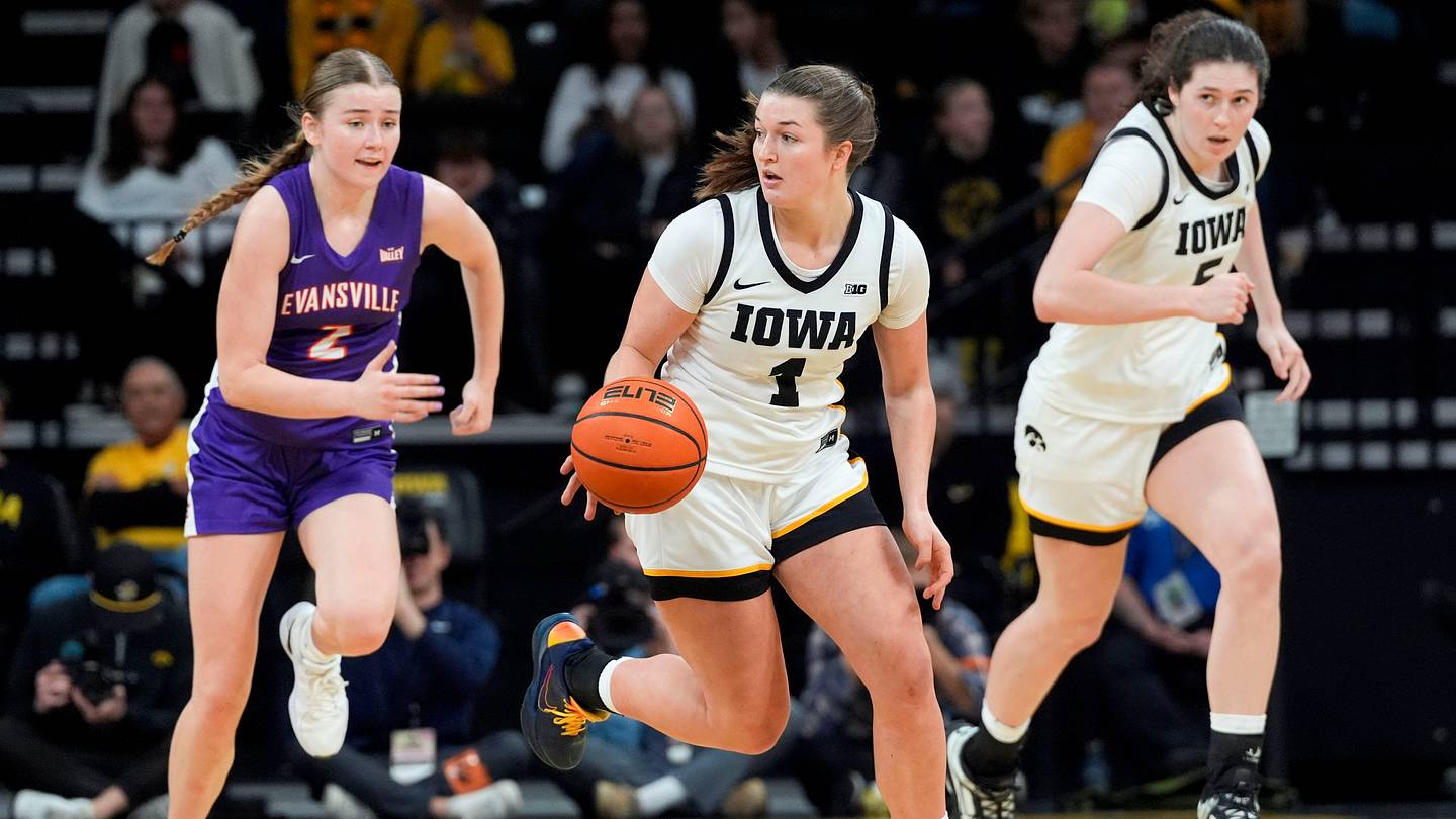 Iowa Drops In AP Rankings Despite Undefeated Record
