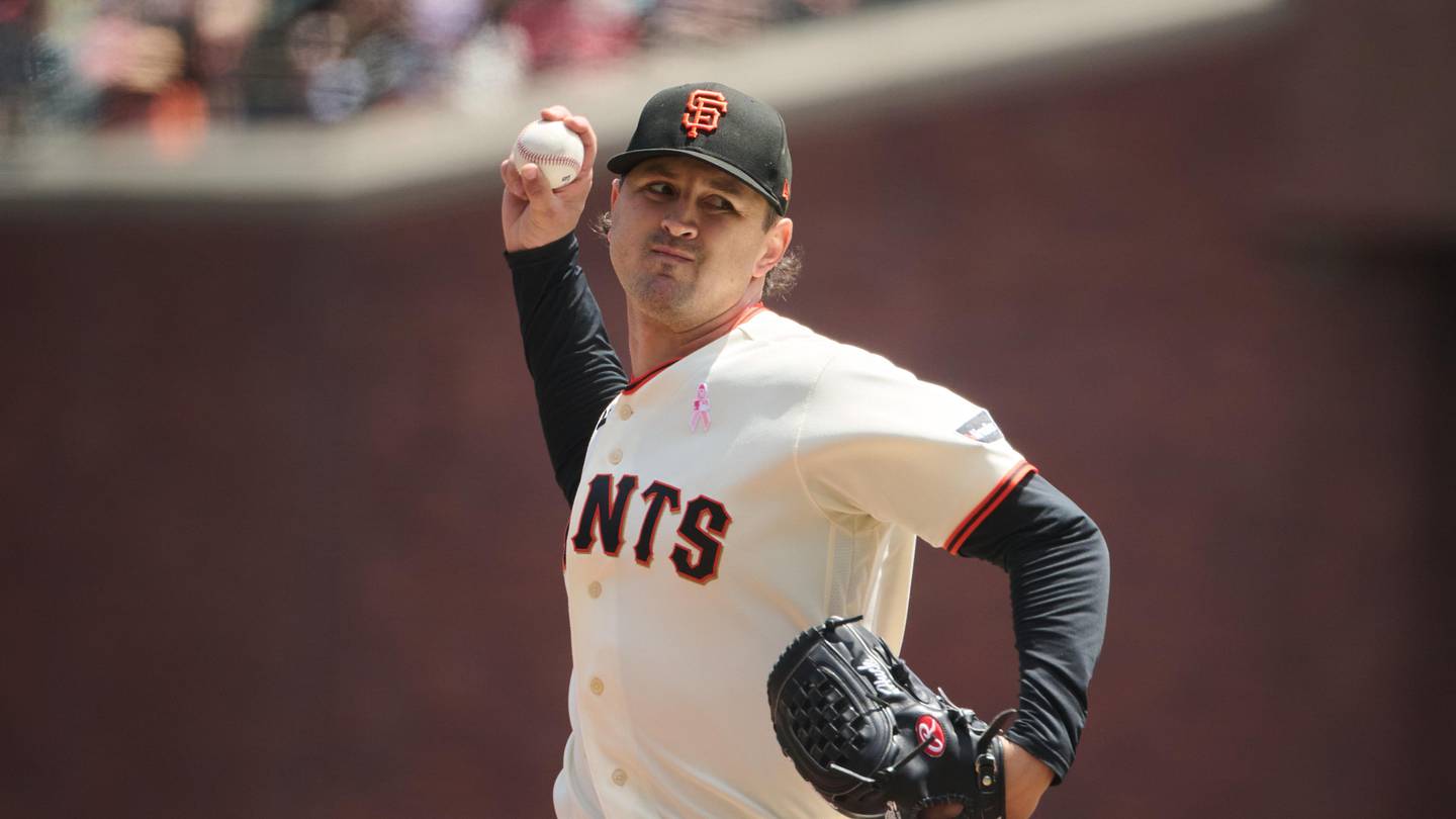 SF Giants pitcher gets bizarre shoutout from Dallas Cowboys in schedule ...
