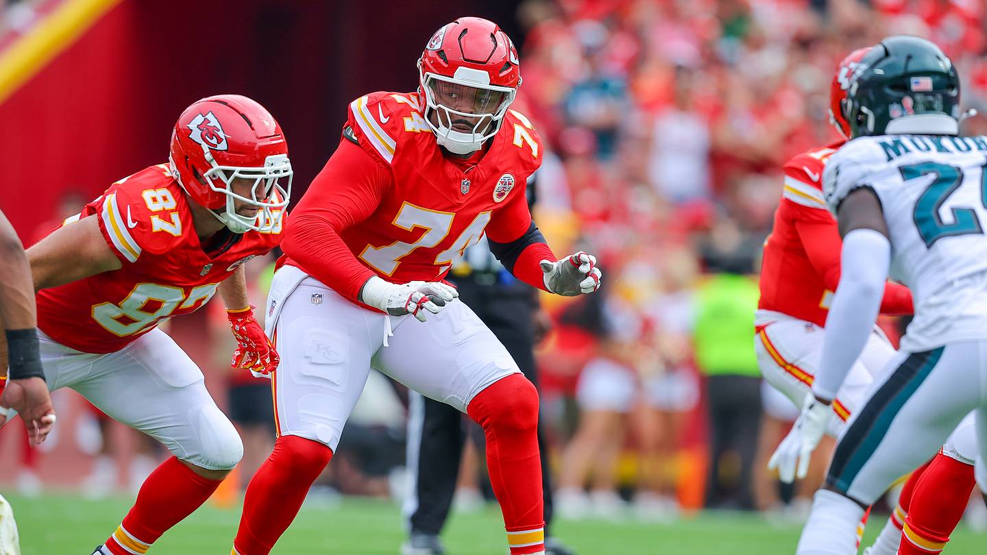 Chiefs' Jaylon Moore calls get louder after latest Jawaan Taylor blunders