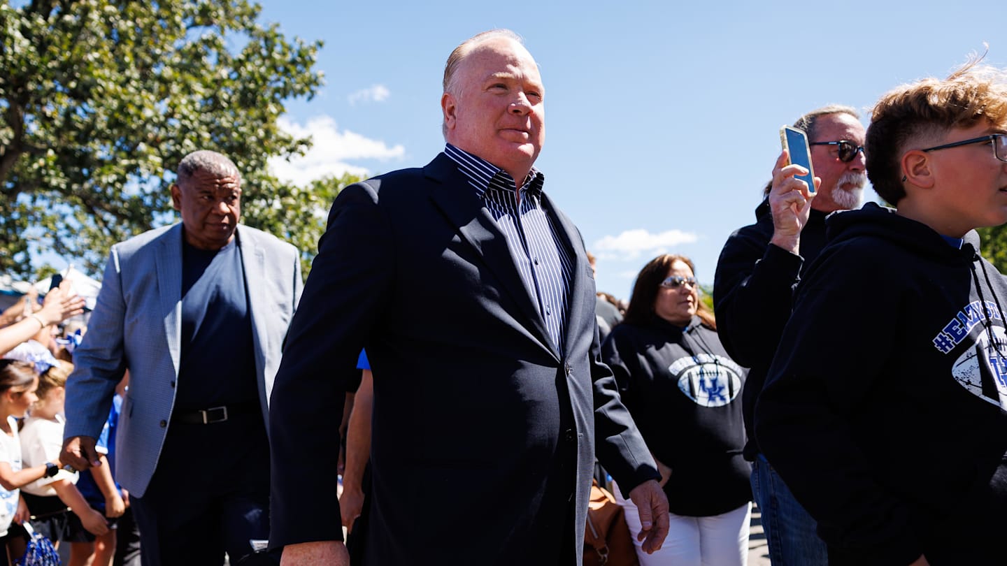 What is Mark Stoops' buyout at Kentucky?