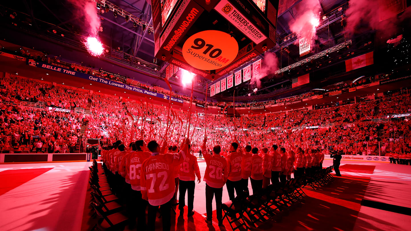 Red Wings fans will never forget this game at Joe Louis Arena