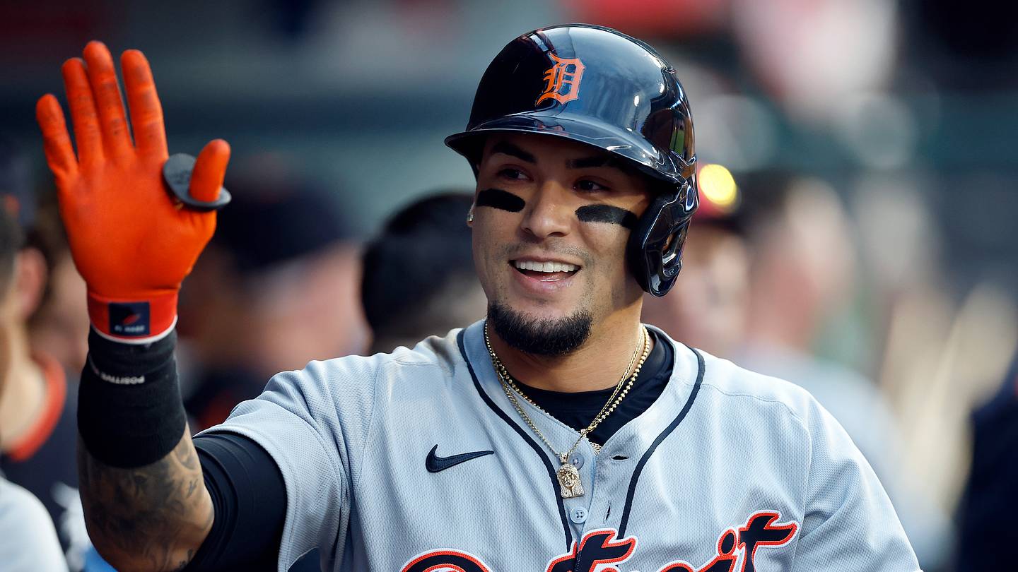 Javy Baez’s star turn in center field creates an awkward dilemma for ...