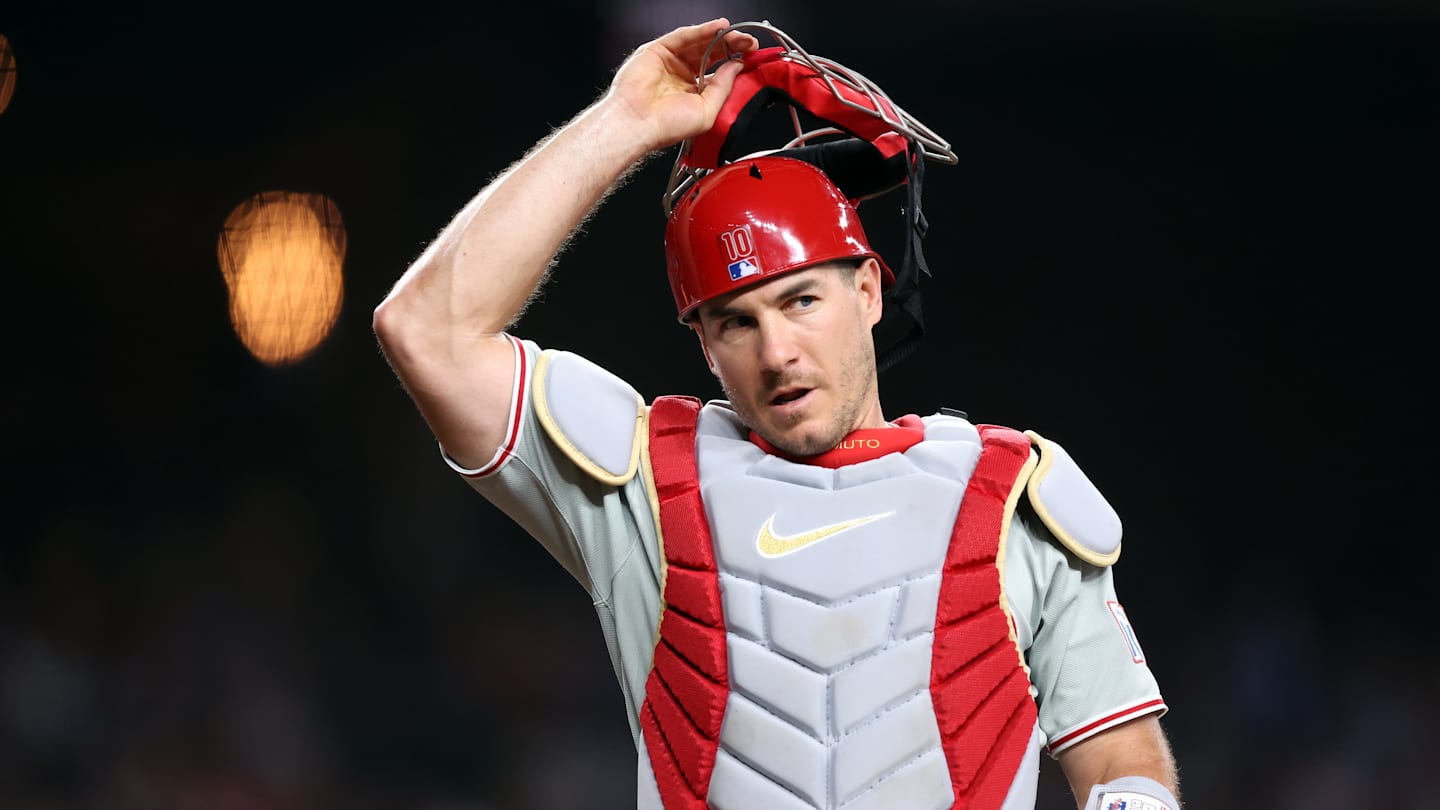 Phillies cave to J.T. Realmuto's demands after brutal Bo Bichette decision