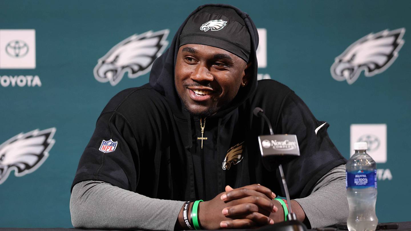 Eagles made their stance on Jalyx Hunt crystal clear at training camp