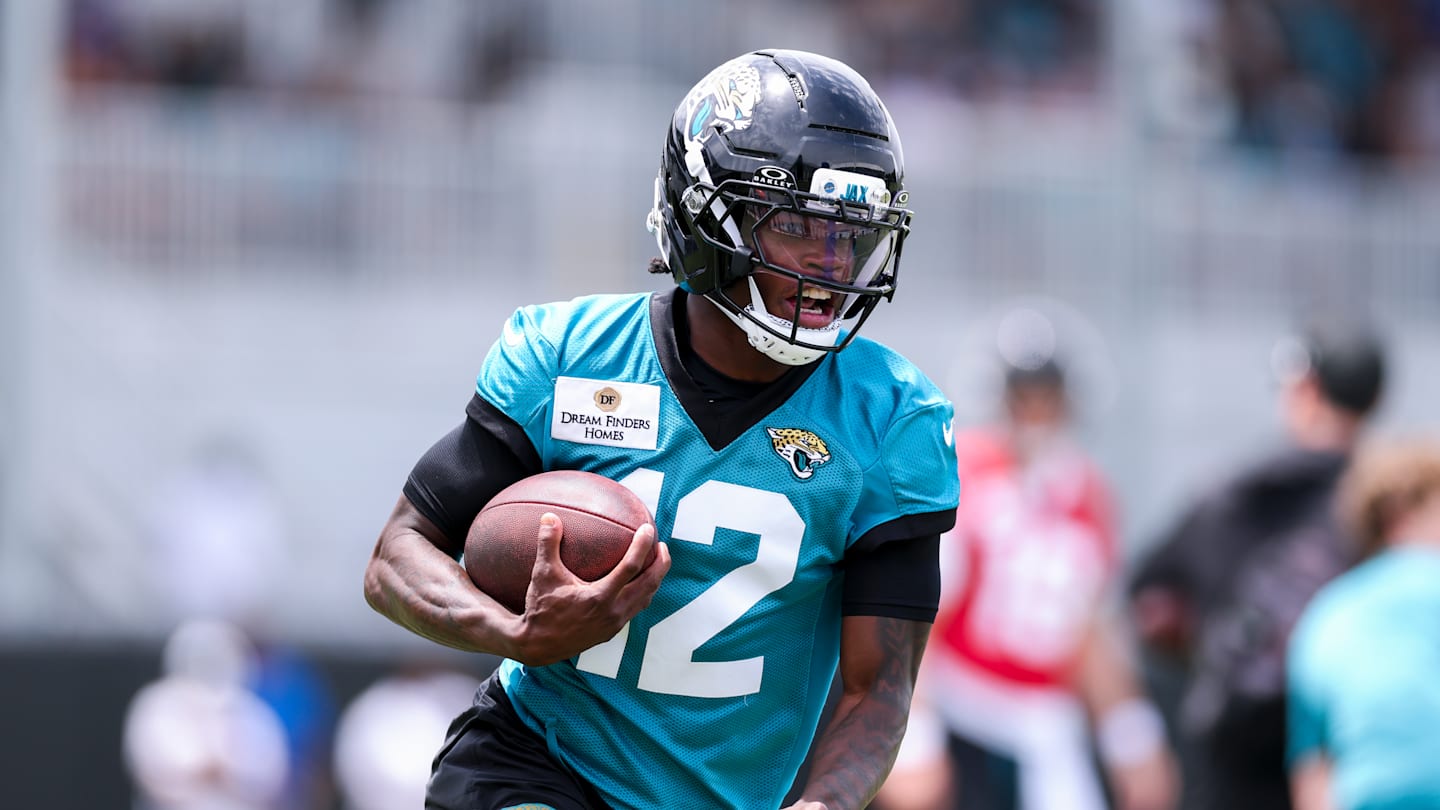 Even Travis Hunter can't save Trevor Lawrence from latest embarrassment