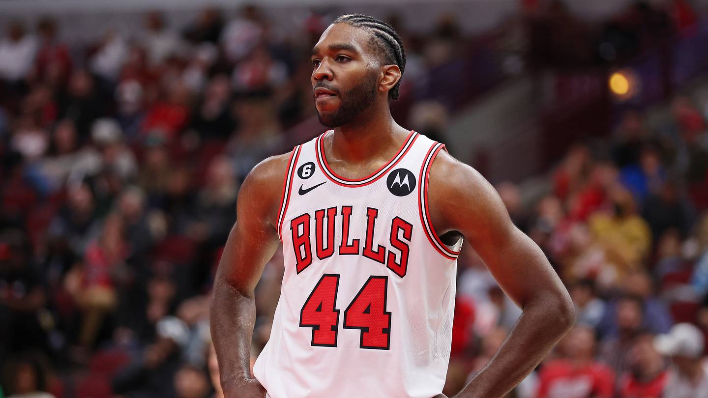 Newly-available Bulls forward should catch Lakers' attention on NBA ...