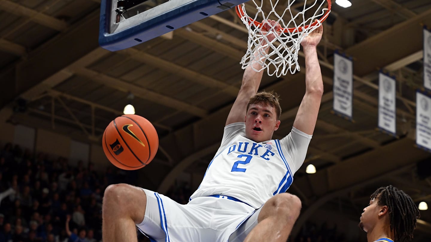 Cooper Flagg dunk of the year candidate seals Duke basketball blowout victory