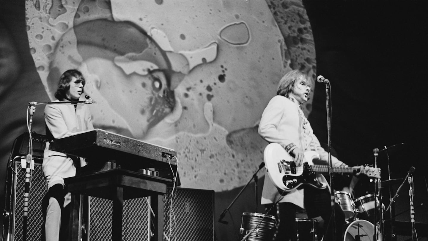 14 classic rock one-hit wonders that can make it big again