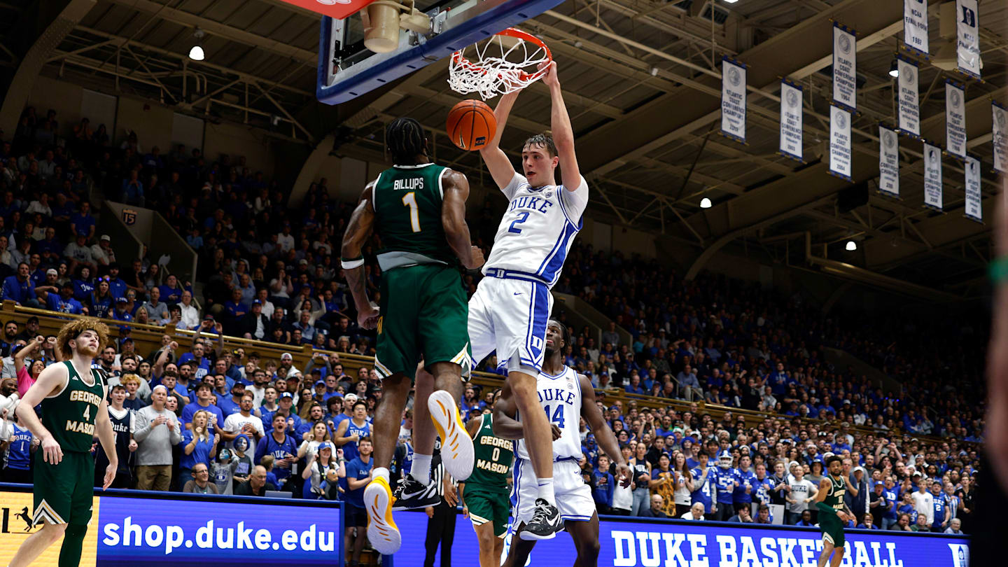 Does Duke basketball have a realistic shot to go undefeated in ...