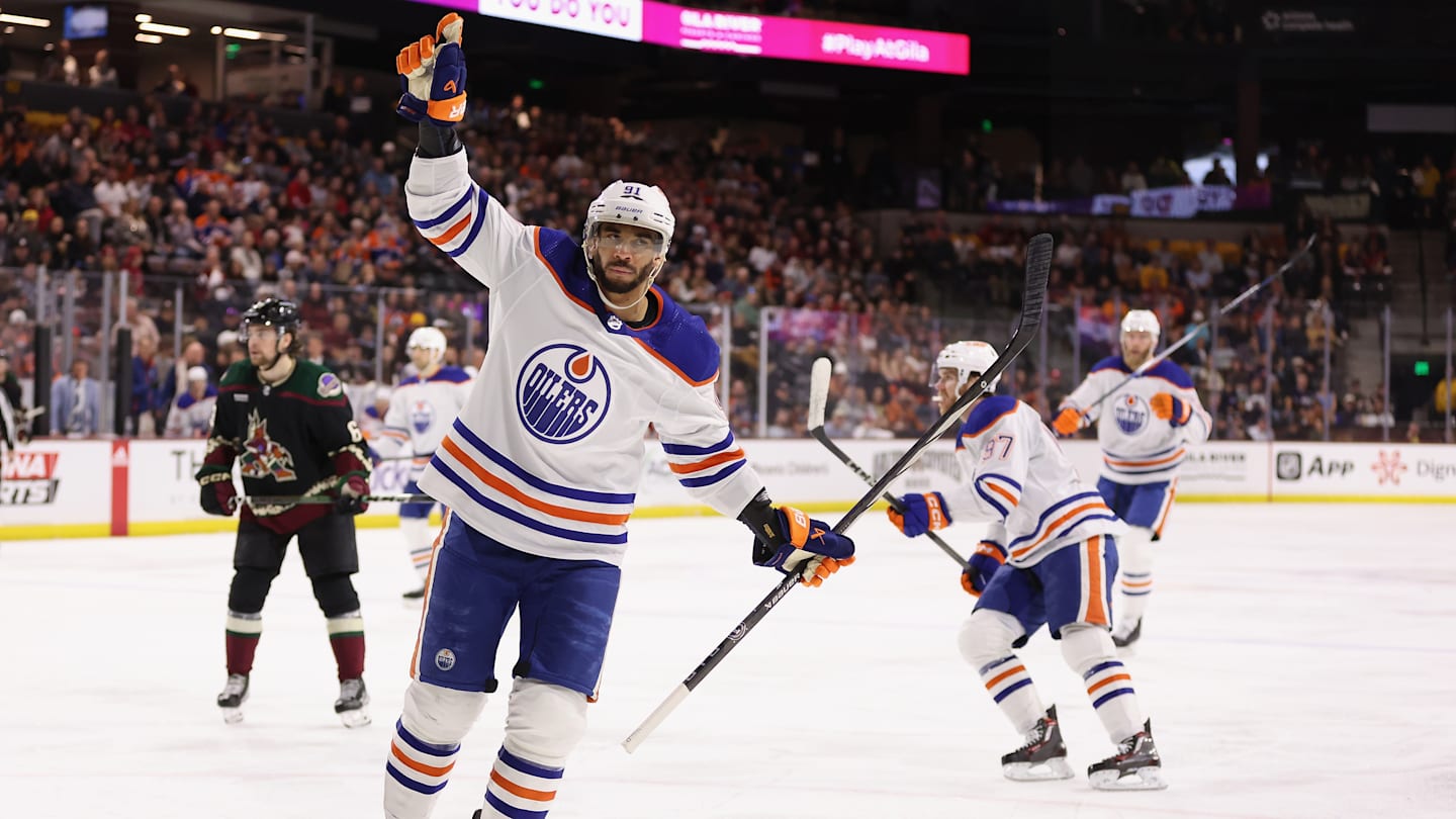 Oilers GM Stan Bowman teases update on Evander Kane