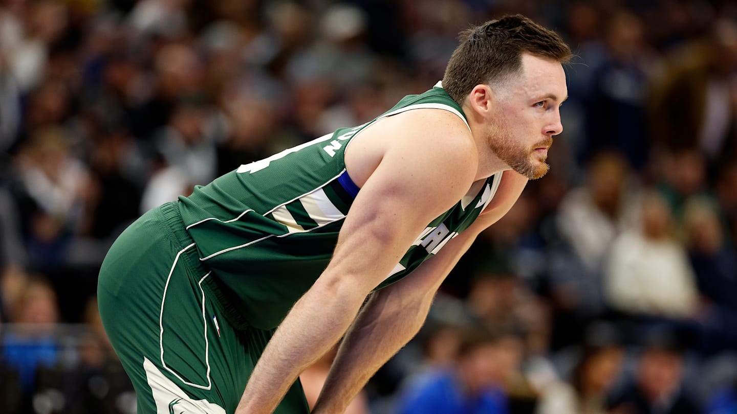 Pat Connaughton's future with Hornets is painfully obvious