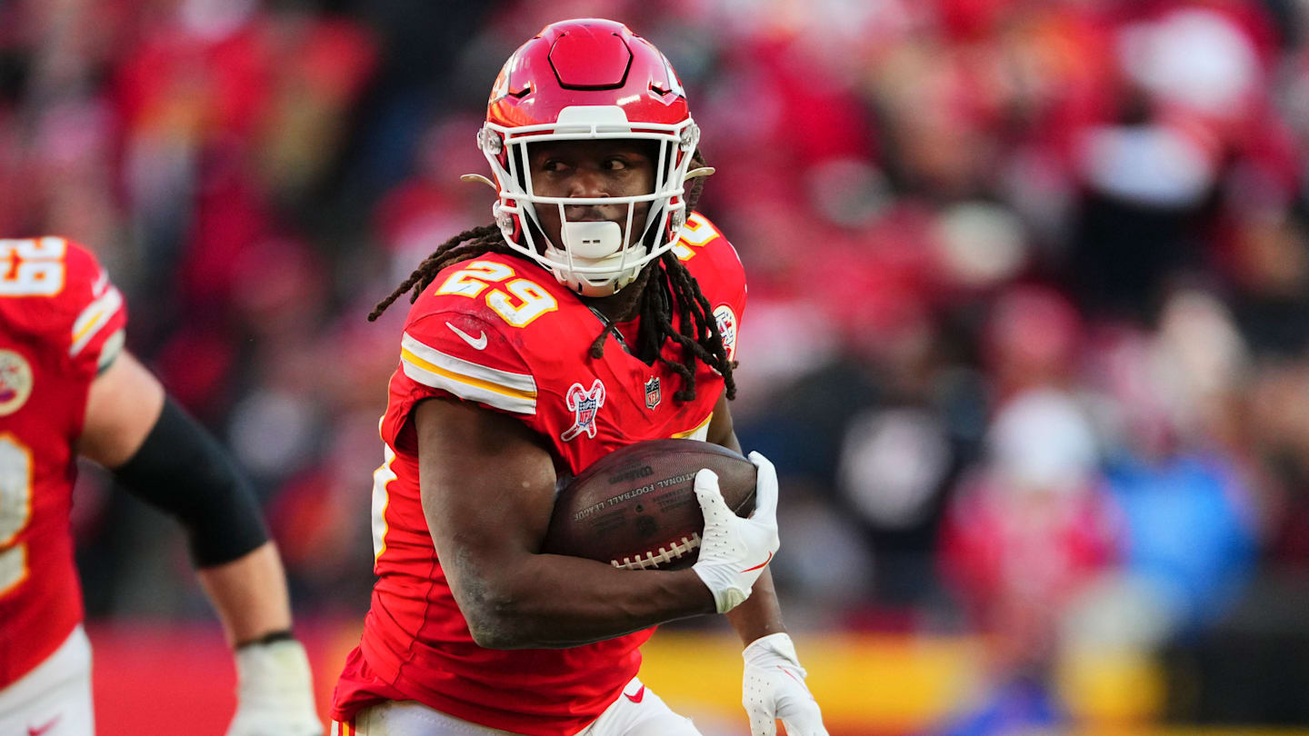 Updated Chiefs RB depth chart after Kansas City brings back Kareem Hunt
