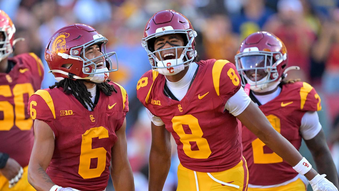 Former USC Receivers Turn Heads at NFL Rookie Premiere