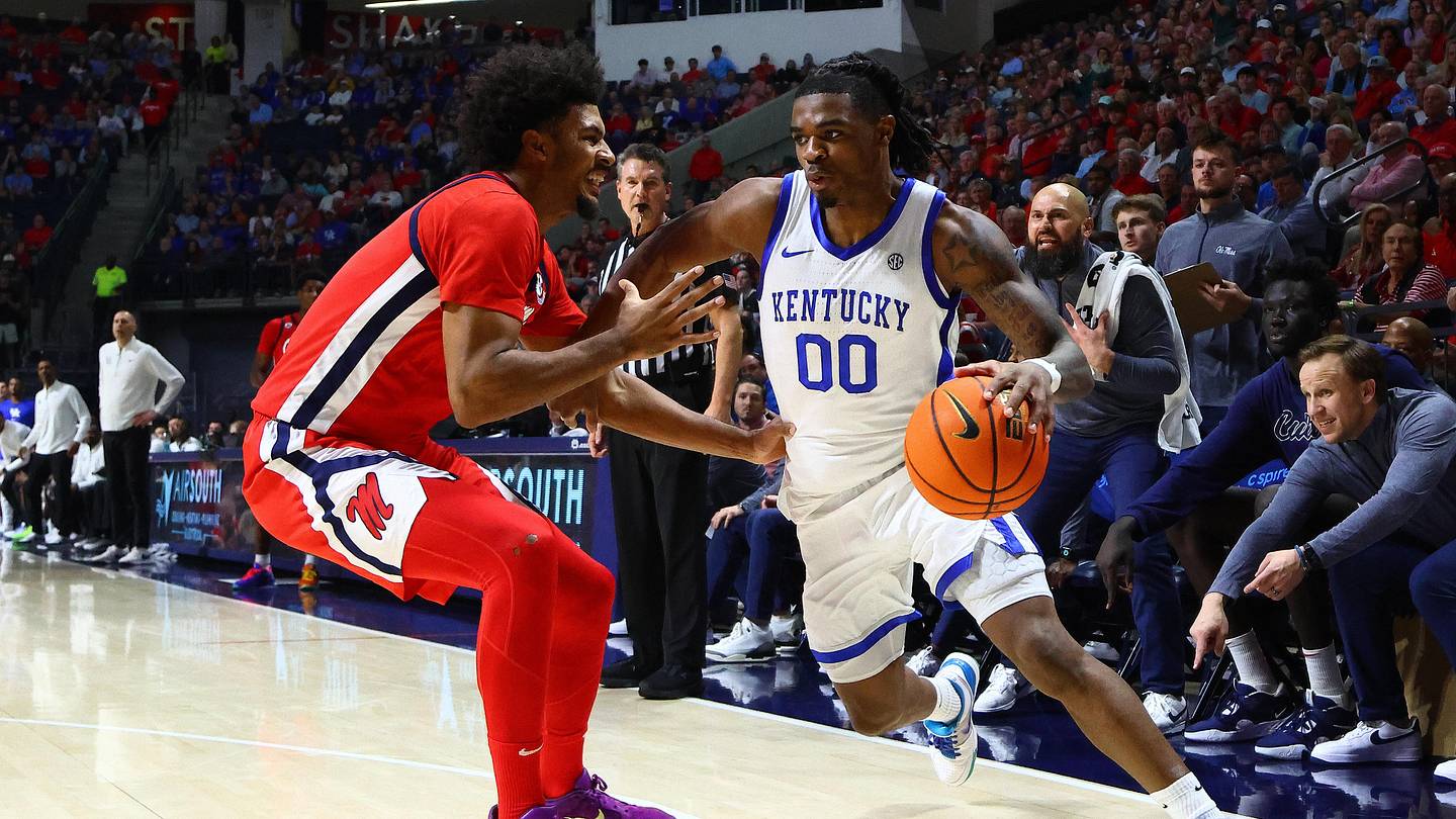 Angry Kentucky basketball fans lose their mind after Ole Miss effort