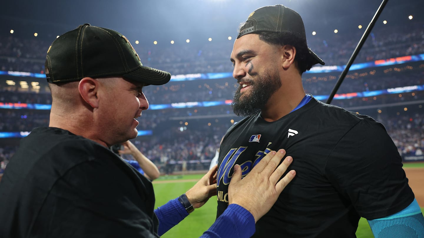 Carlos Mendoza unveils Mets' starting pitchers for NLCS Games 1 and 2 ...