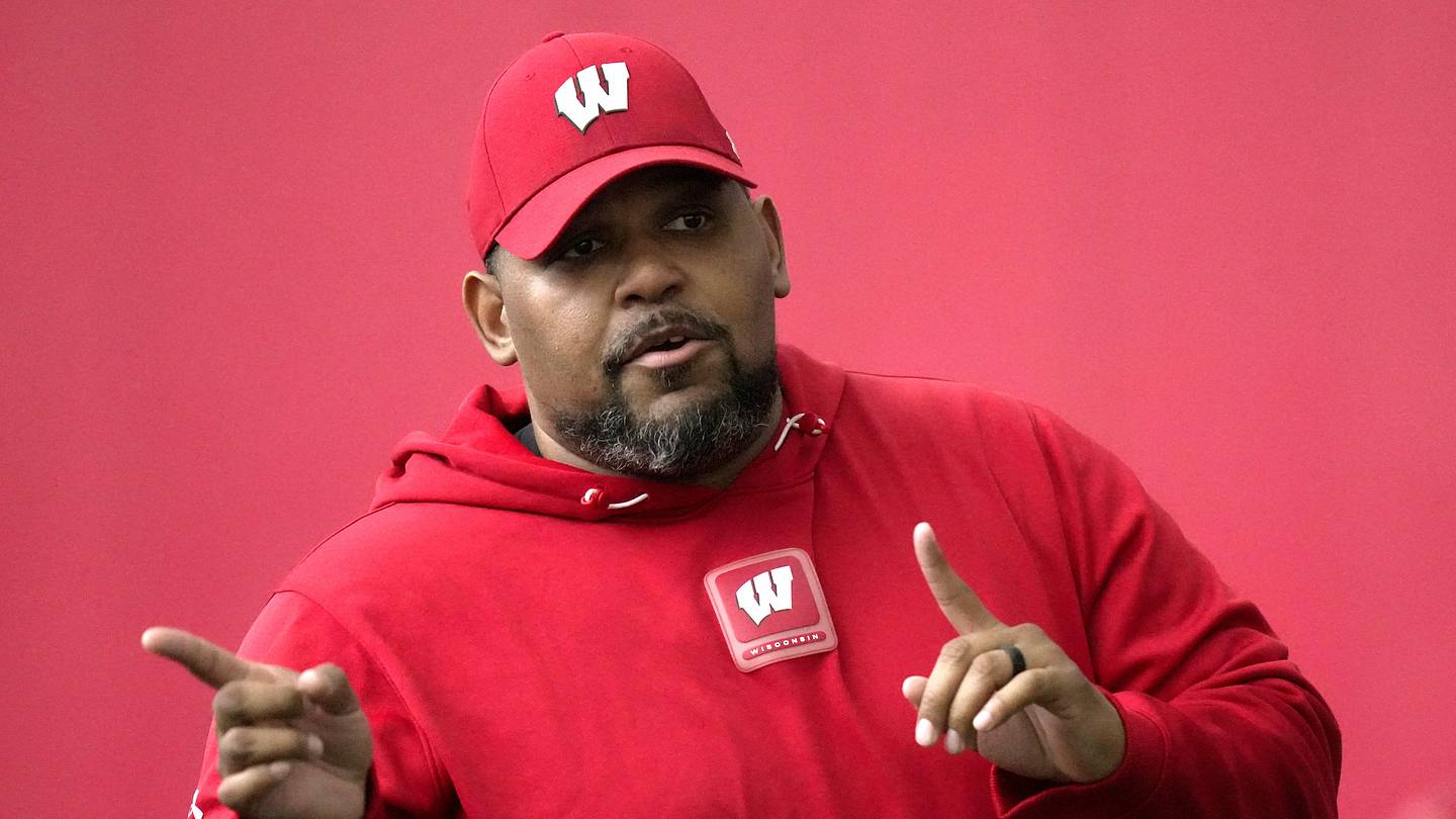 Wisconsin jumps in the race for key defensive line recruit versus Big ...