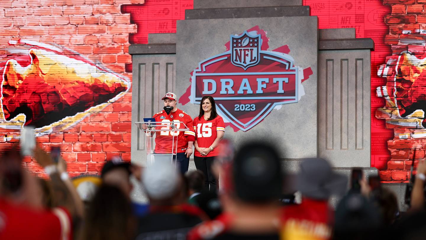 Chiefs 7-Round Mock Draft Entering 2025 Combine: KC Swings Trade to ...
