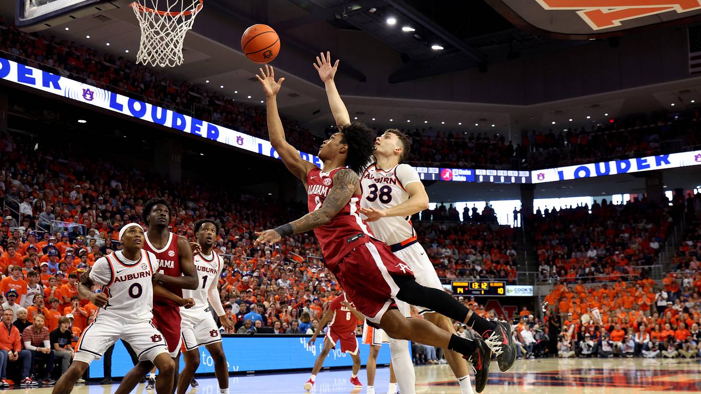 Alabama Basketball slowed down to beat Auburn and quiet the Neville ...