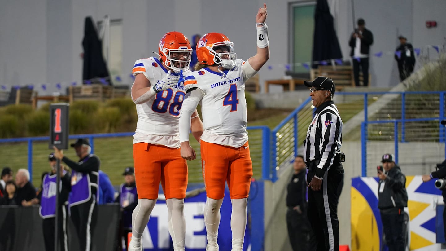 AP Poll top 25: Boise State climbs to No. 12