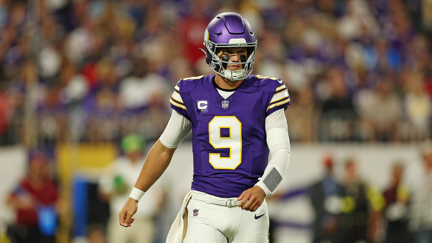 Former Vikings quarterback urges fans to be patient with quarterback J ...