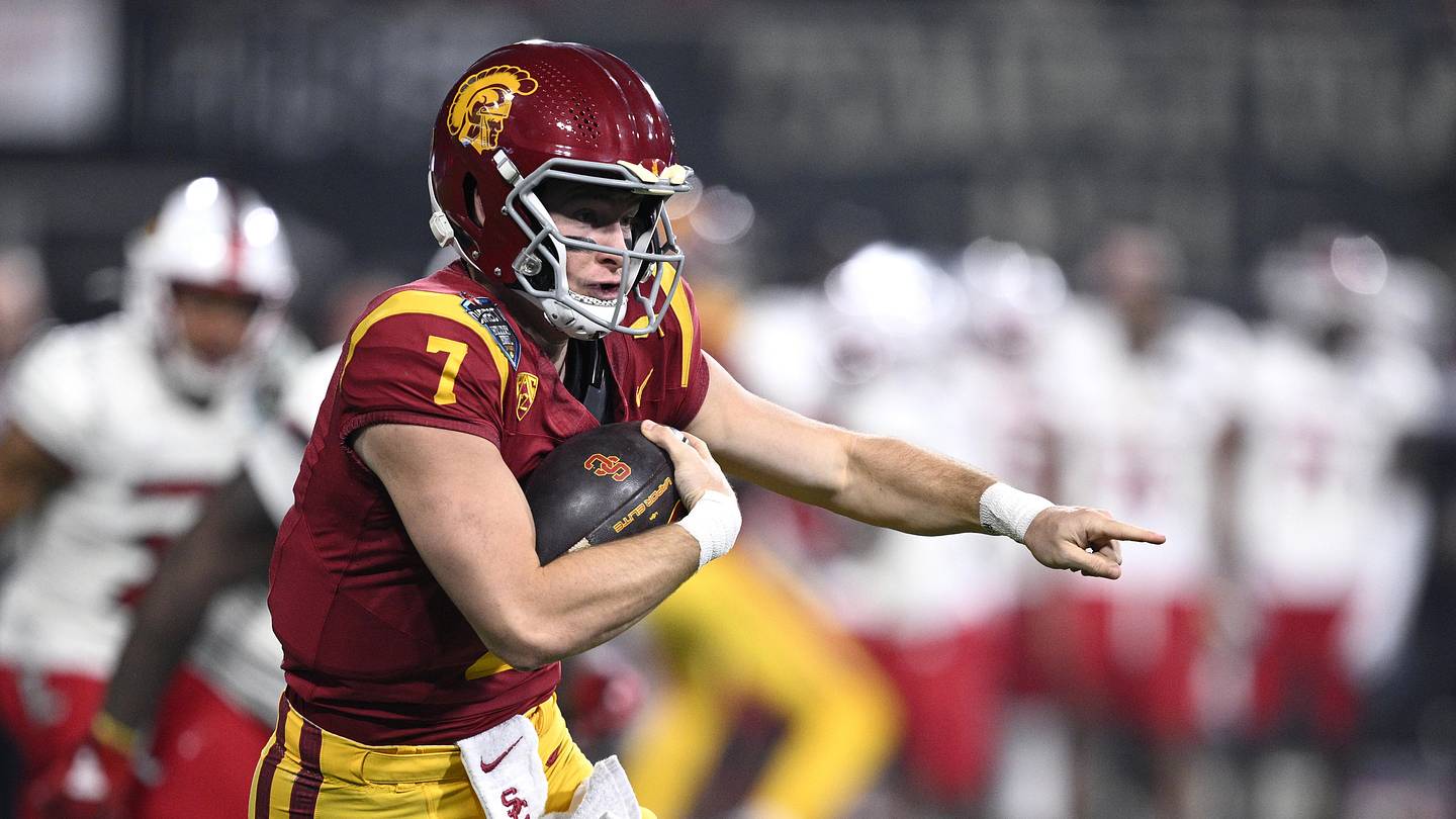 LIVE Highlights: USC Trojans Beat LSU Tigers After Last Minute Touchdown