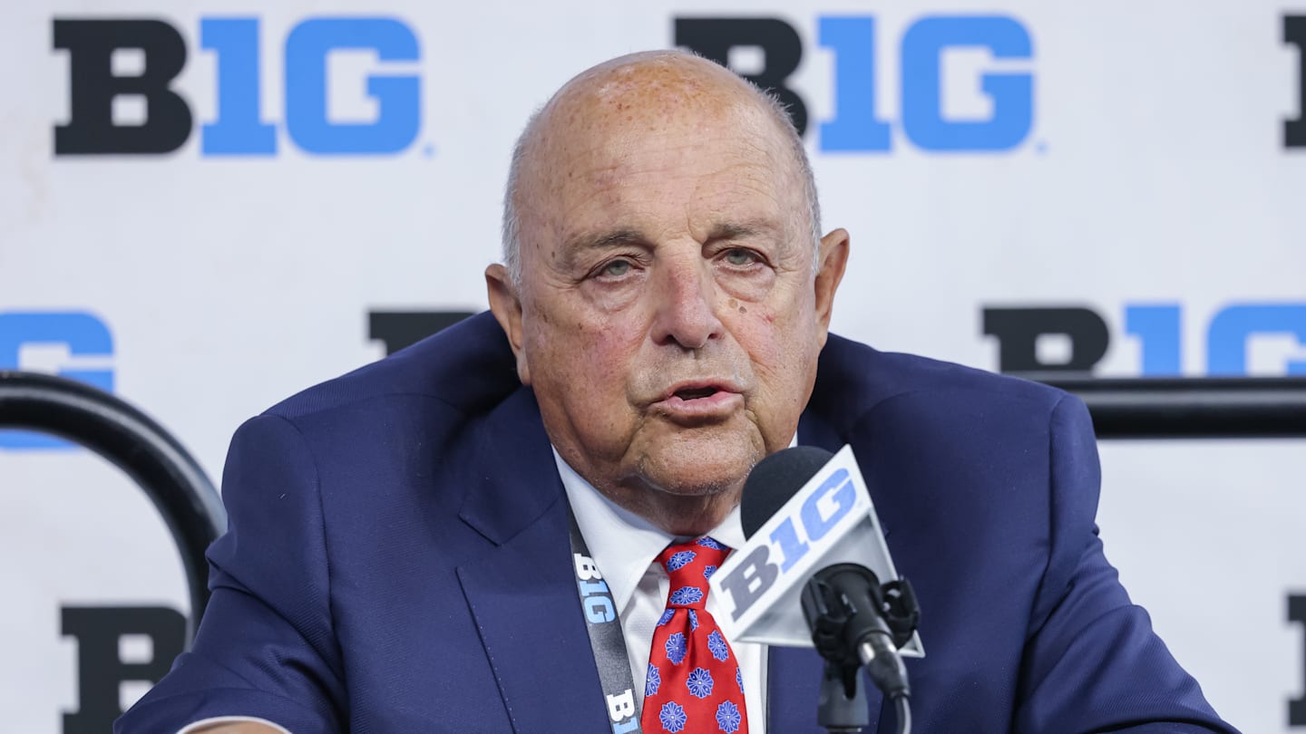 Barry Alvarez has a decisive opinion on Luke Fickell ahead of Badgers ...
