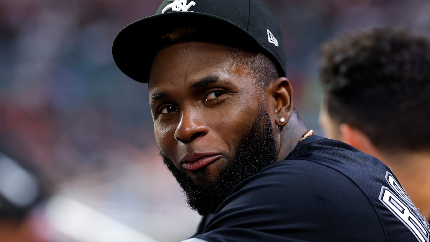 Reds News: Luis Robert Jr. trade buzz fades, Astros ink ex-prospect ...