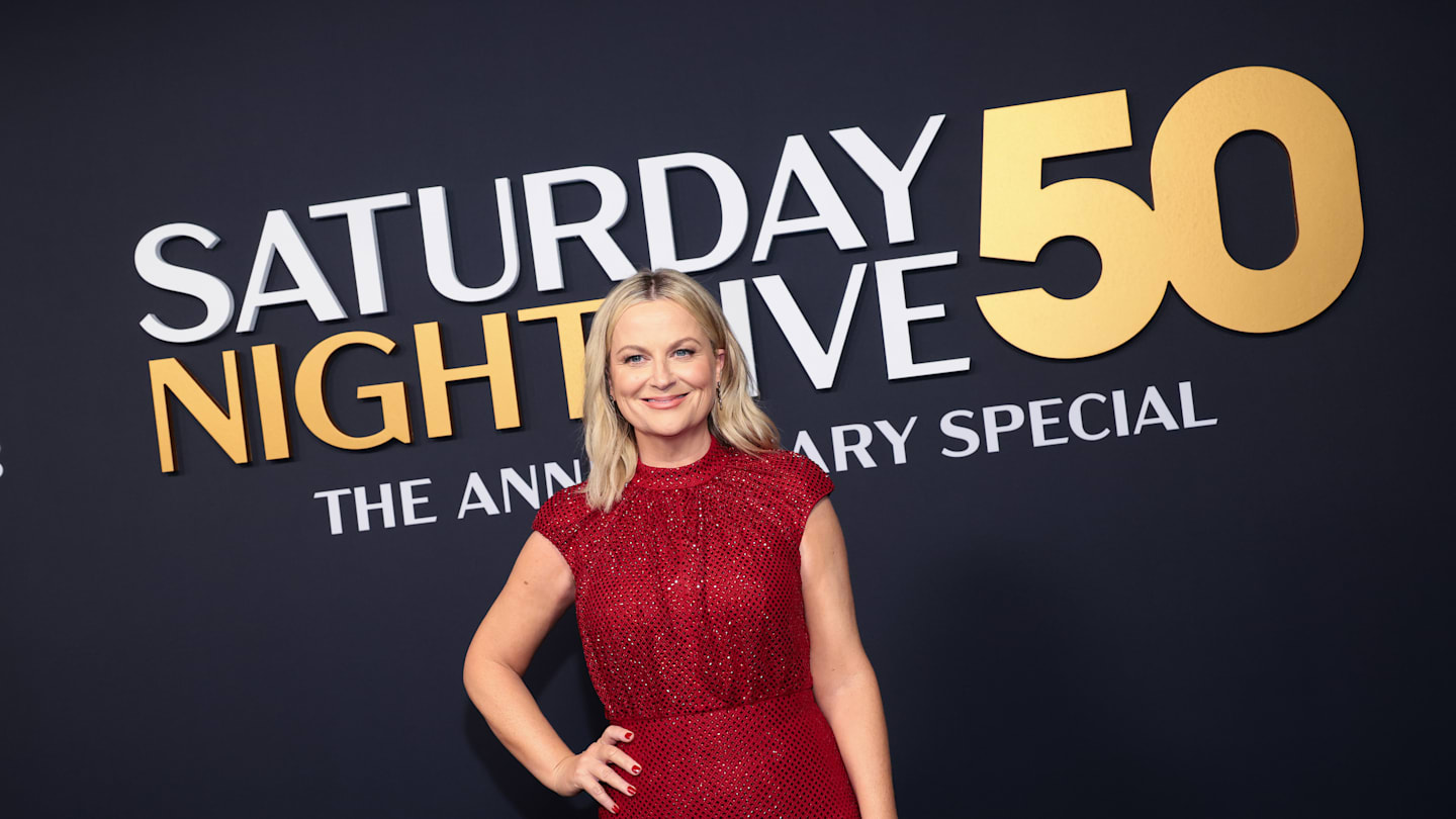 Amy Poehler picks her favorite SNL sketch: 'We really didn’t give two Fs'